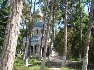 Şapel, haç anıtı Часовня Луки Войно-Ясенецкого, Simferopol (Akmescit), foto