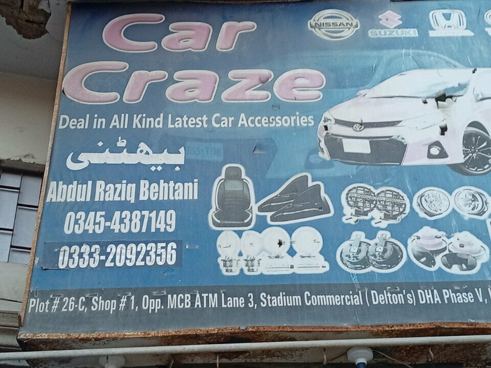 Otomobil yedek parçaları Car craze, Karaçi, foto