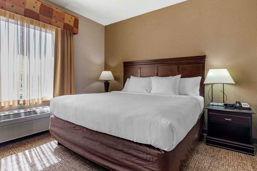 Otel Comfort Suites Granbury, Granbury, foto
