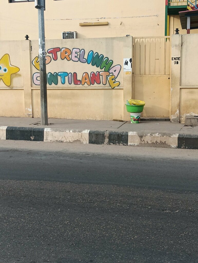 Anaokulları Estrelinha cintilante, Loanda, foto