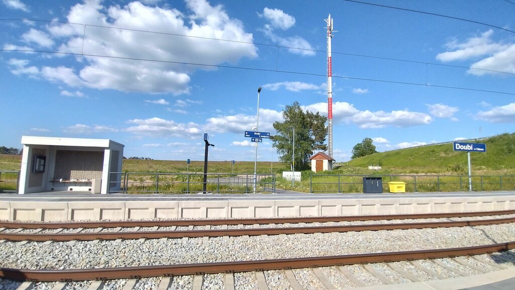 Tren istasyonu Doubí u Tábora, Güney Bohemya Bölgesi, foto