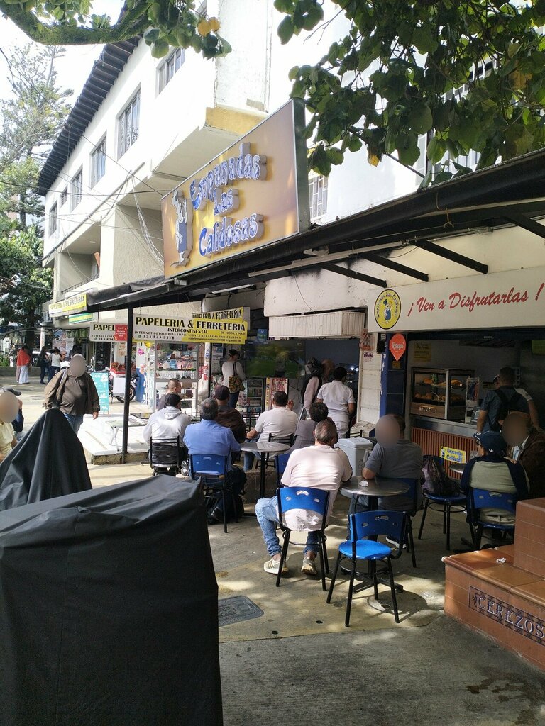 Restoran The Warm Empanadas, Medellin, foto