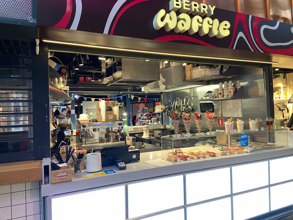 Pasta, şekerleme ve tatlı Berry Waffle, Moskova, foto