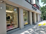 Above & Beyond (Kazybek Bi Street No:61), giyim mağazası  Almatı'dan