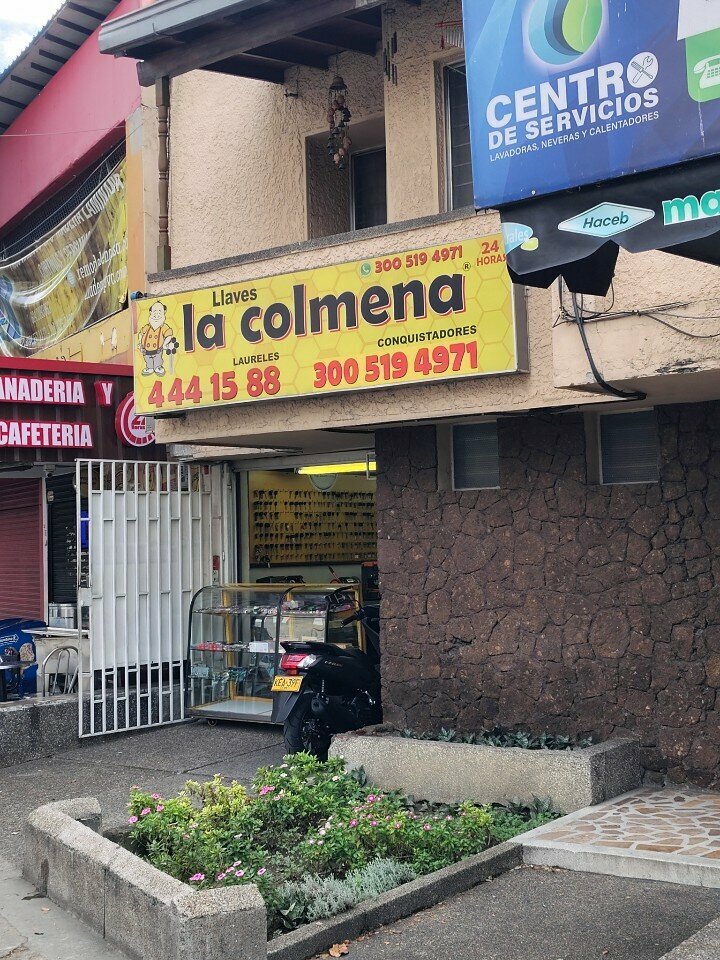 Anahtar ve kapı üreticileri La Colmena, Medellin, foto