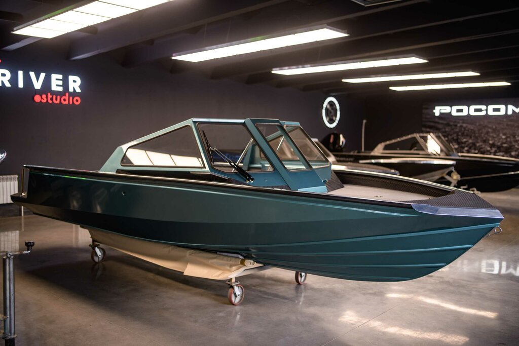 Tekne, kayık, yat Росомаха, Krasnoyarsk, foto