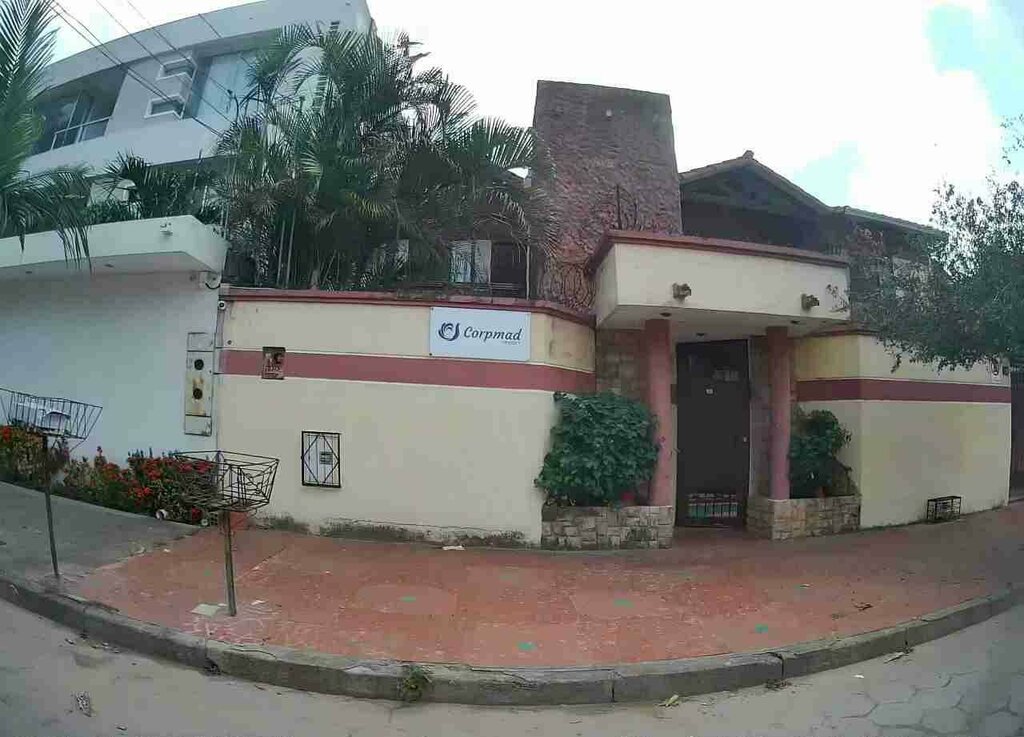 Kozmetik ürünleri ve parfümeri dağıtıcıları Corpmad Import, Santa‑Krus, foto
