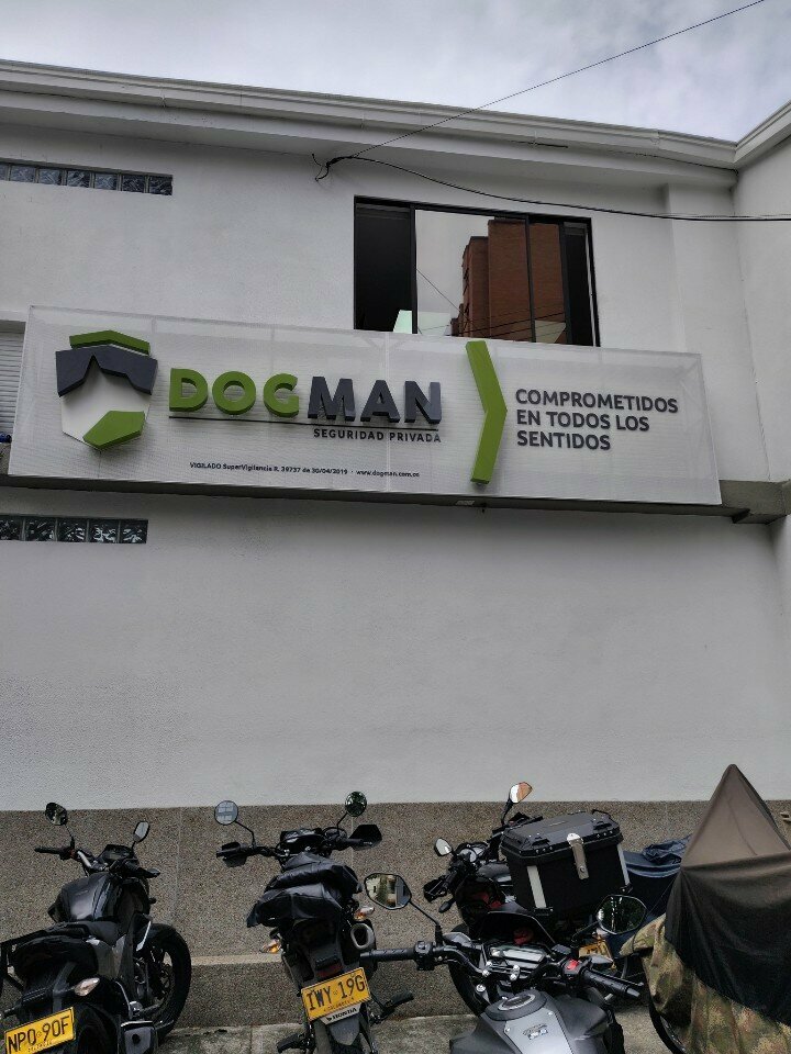 Mini-market Dogman, Medellin, foto