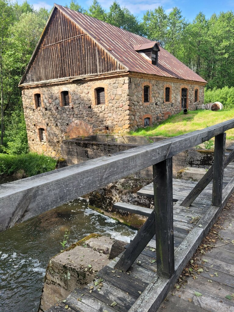 Turistik yerler Водяная мельница, Grodnenskaya oblastı, foto