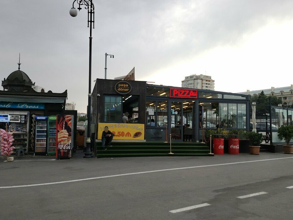 Kafe Paşa dönar, Bakü, foto