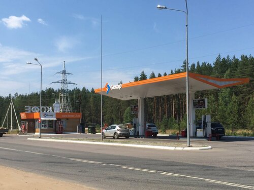 Benzin istasyonu Бекар, Mariy El Cumhuriyeti, foto