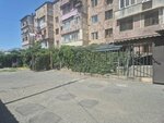 Esayi (Mantashyan Street No:5), benzin istasyonu  Erivan'dan