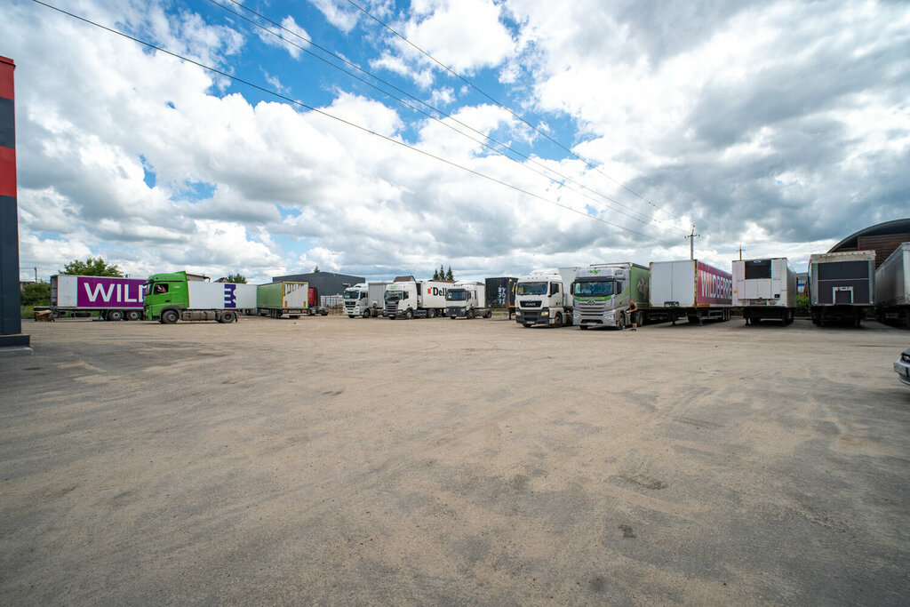 Kamyonların onarımı Business Truck Center, Novosibirskaya oblastı, foto