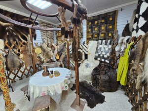 Zov predkov (Kommunisticheskiy prospekt No:28/2, Gorno-Altaysk), müzeler ve sanat galerileri  Gorno‑Altaysk'tan