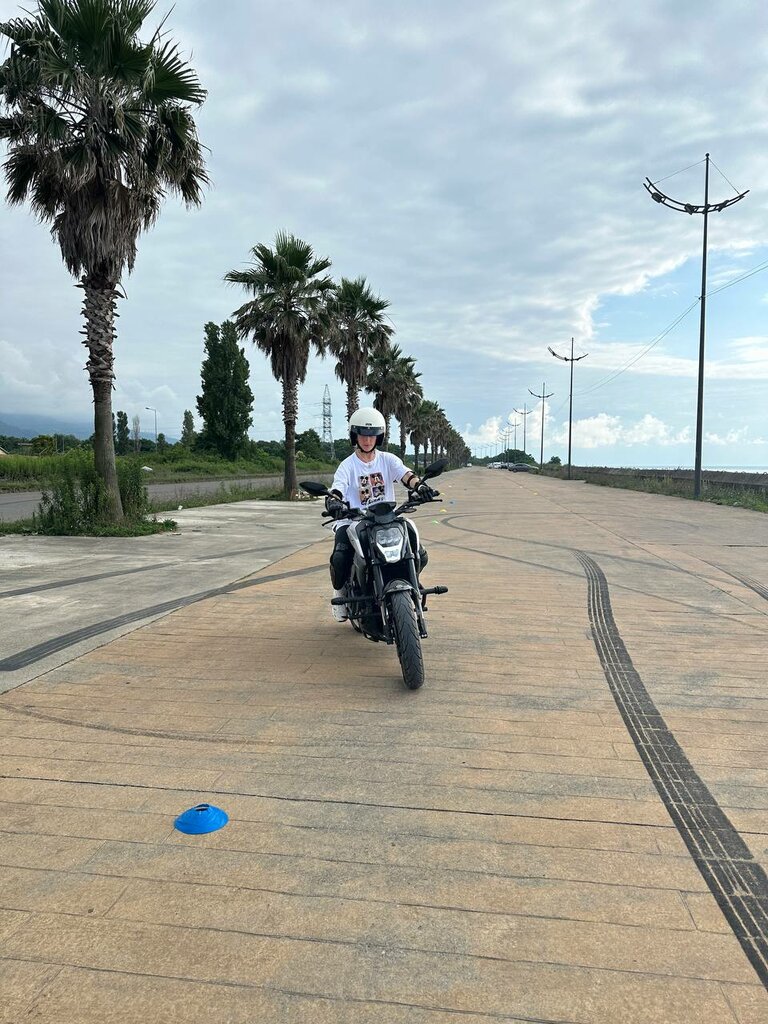 Motosiklet okulu Bsb, Batum, foto