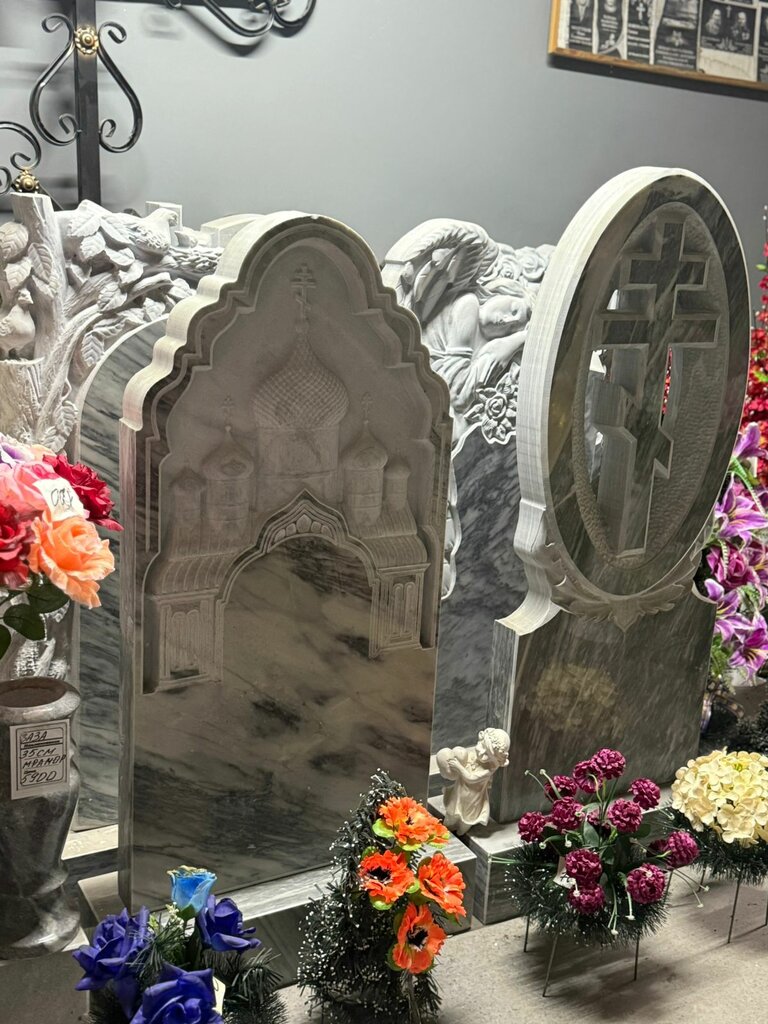 Heykel ve mezarlık taşı üreticileri Графика, Voronej, foto