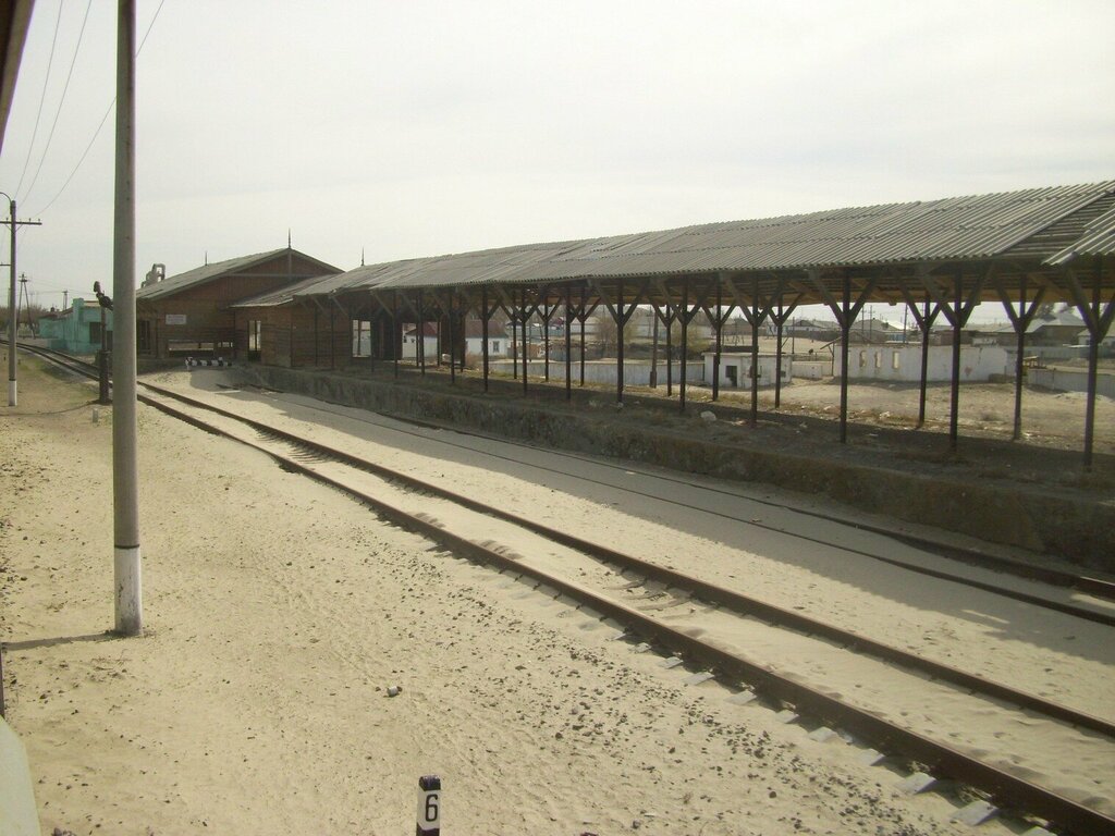 Tren istasyonu Kamystybass Station, Kızılorda eyaleti, foto