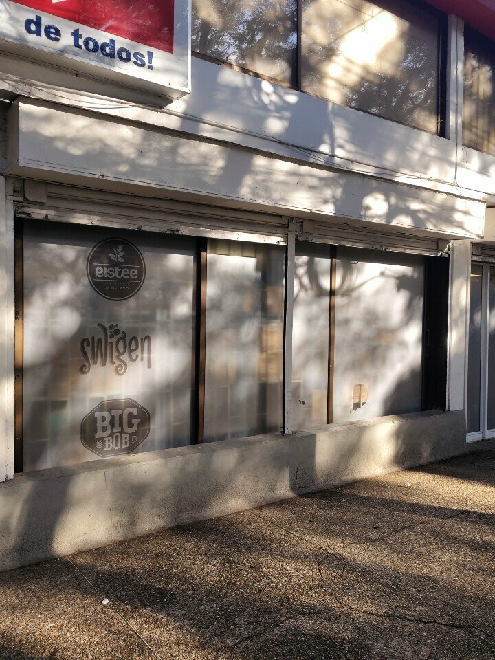 Hipermarket Tienda D1, Medellin, foto