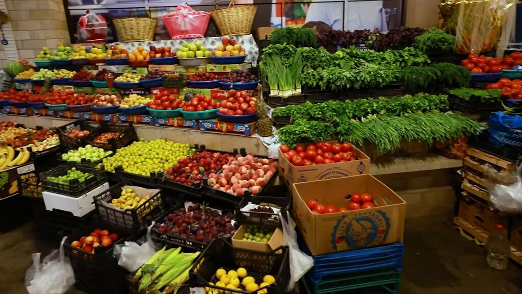 Gıda pazarı Kalhoz Pazarı, Gence, foto