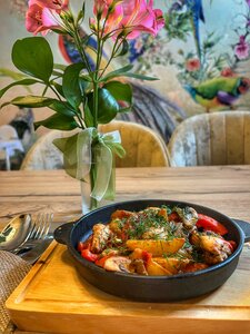 Messto (Krasnaya ulitsa No:58), kafe  Gulkeviçi'den