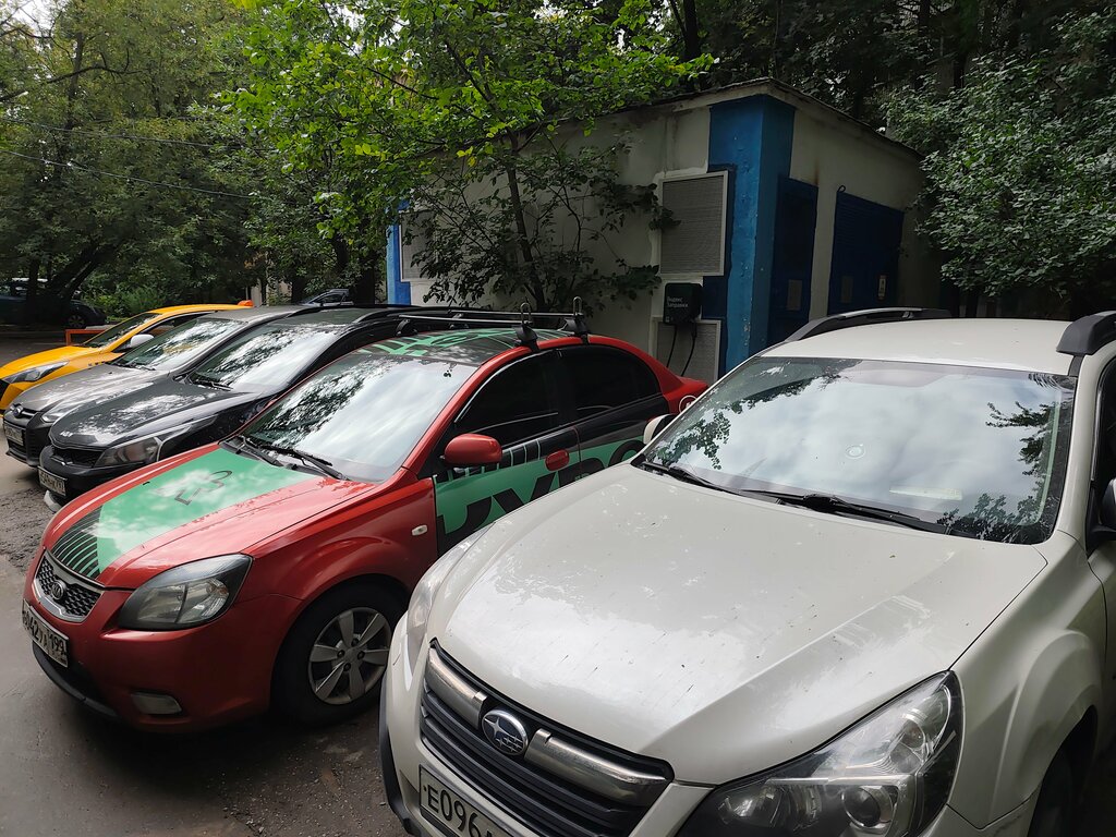 Elektrikli oto şarj istasyonları Яндекс Заправки, Moskova, foto