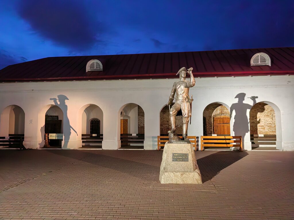 Anıt, heykel Император Российский Пётр I, Omsk, foto