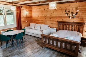 Черемшанка (Village of Zudilovo, Zarechnaya ulitsa, 1А), hotel  Altayski krayından