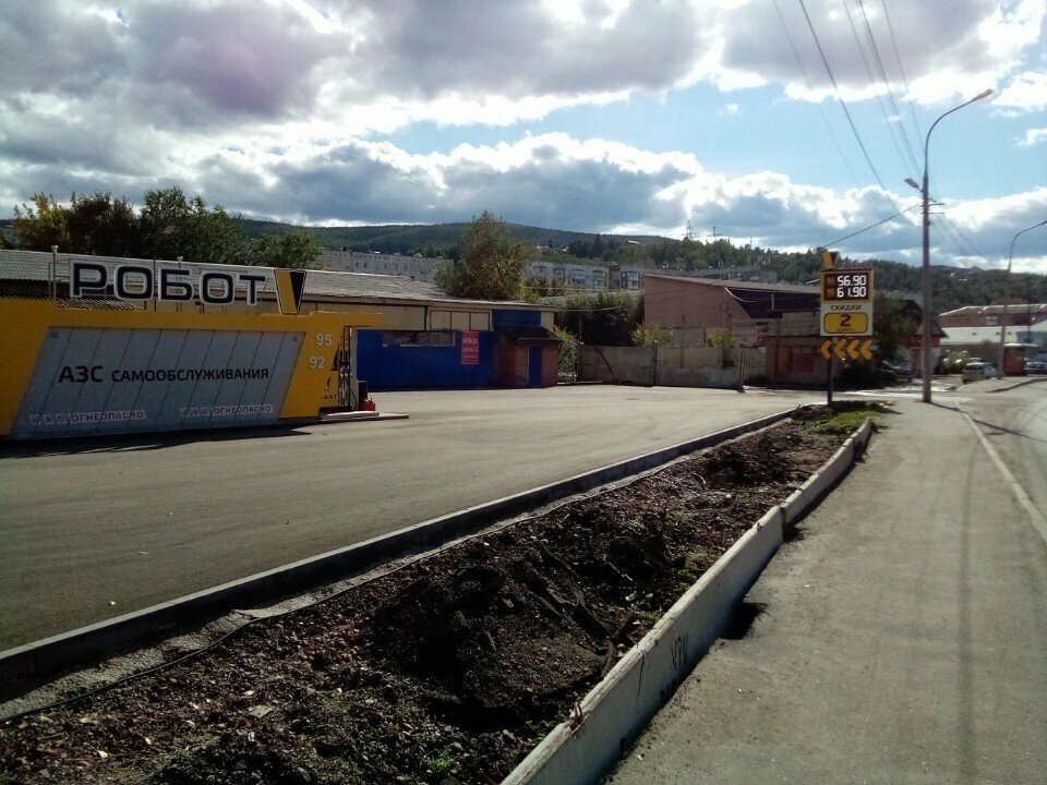 Benzin istasyonu Робот, Krasnoyarsk, foto