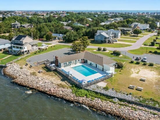 Otel Stylish Kitchen and Community Amenities - Spacious Coastal Haven, Nags Head, foto