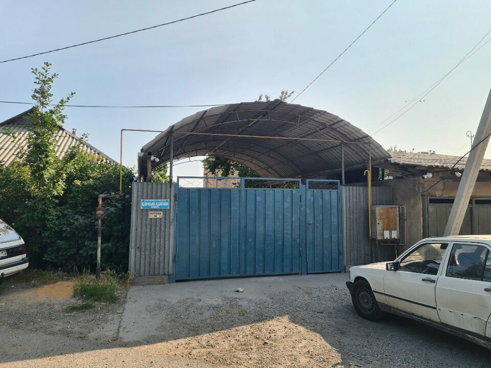 Kanatlı hayvan ürünleri ve yumurta Kurochki ot tatiyani, Çimkent (Şımkent), foto