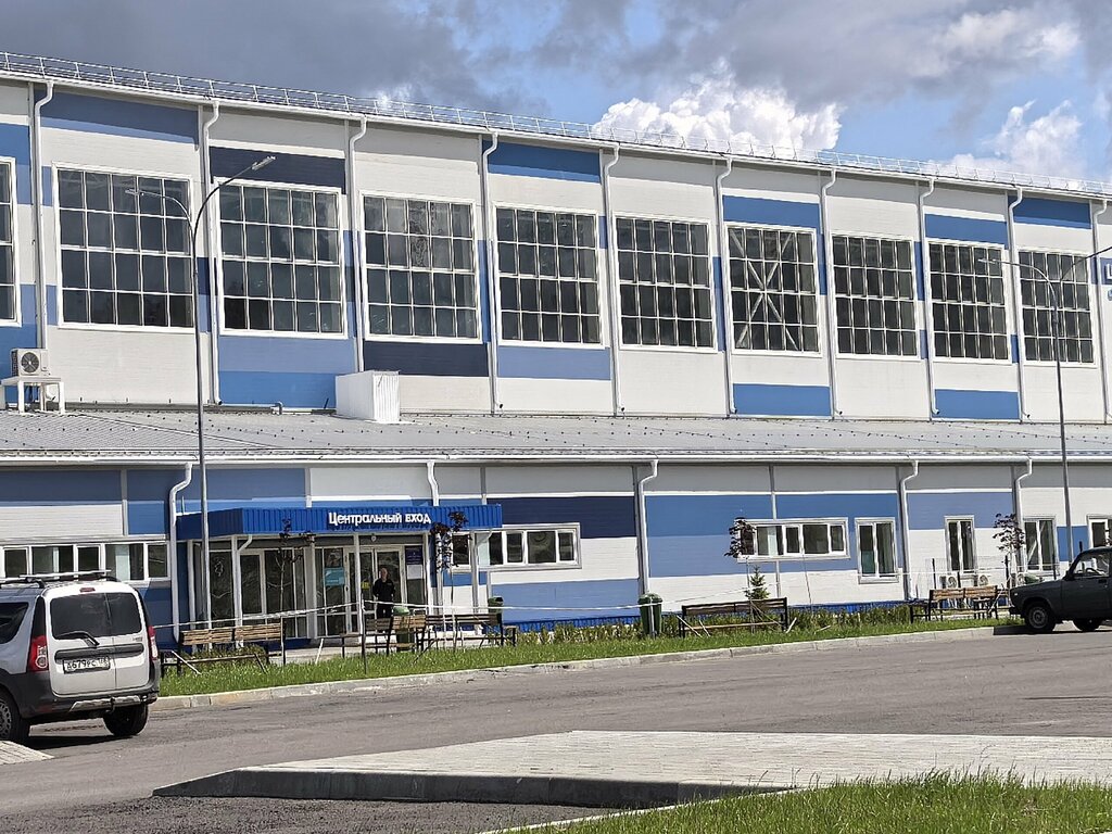 Çok amaçlı spor tesisleri Футбольный манеж, Voronej, foto