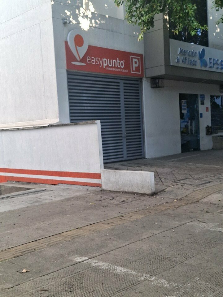 Otopark alanı Easy Punto P, Cali, foto