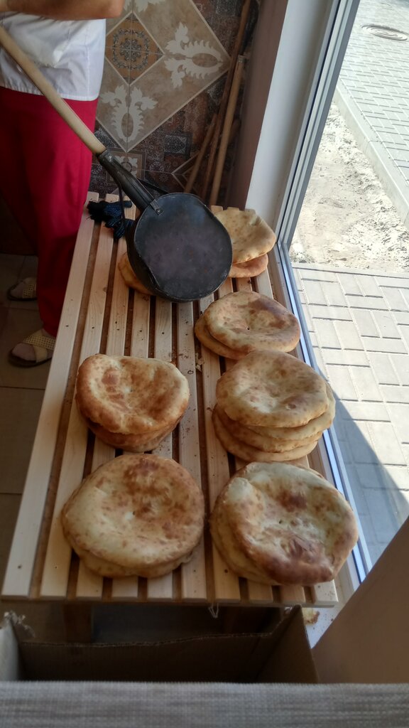 Ekmek fırını Bread from tandyr, Volgodonsk, foto