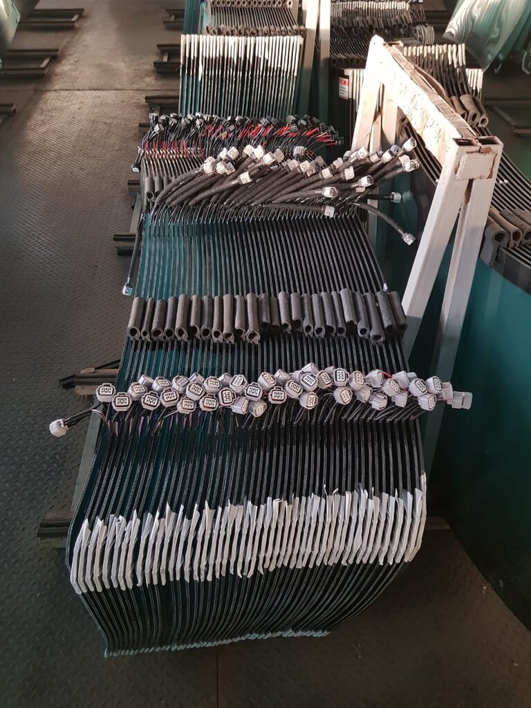 Otomobil camları Lobovoe steklo Bor, Bor, foto