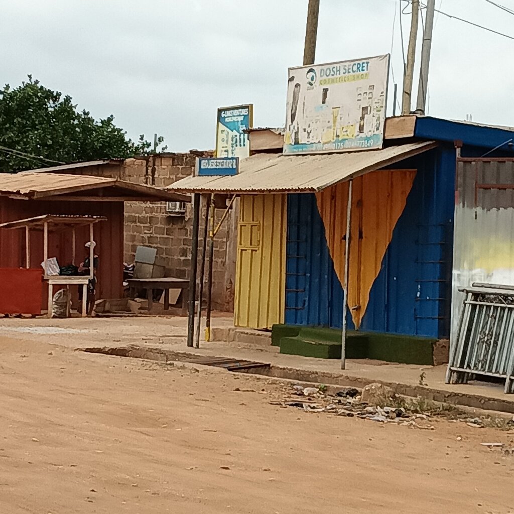 Kozmetik ve parfümeri mağazaları Dosh Secret Cosmetics Shop, Dünya, foto