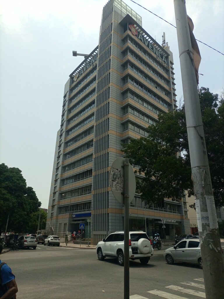 Alışveriş merkezleri Edificio Avenca Plaza, Loanda, foto