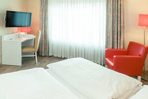 Hotel Stuttgart Sindelfingen City by Tulip Inn (Waldenbucher Straße No:84, Sindelfingen), otel  Sindelfingen'dan