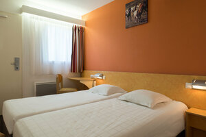 The Originals Access (Auvergne-Rhône-Alpes, Cantal, Arrondissement de Saint-Flour, Saint-Flour), otel