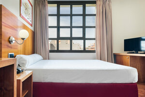 Best Aranea (Comunidad Autònoma de Cataluña, Barcelona, Carrer del Consell de Cent, 444), otel  Barselona'dan