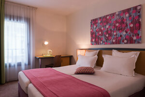 Hotel Paris Louis Blanc (Rue du Faubourg Saint-Martin No:232, 10e Arrondissement), otel  Paris'ten