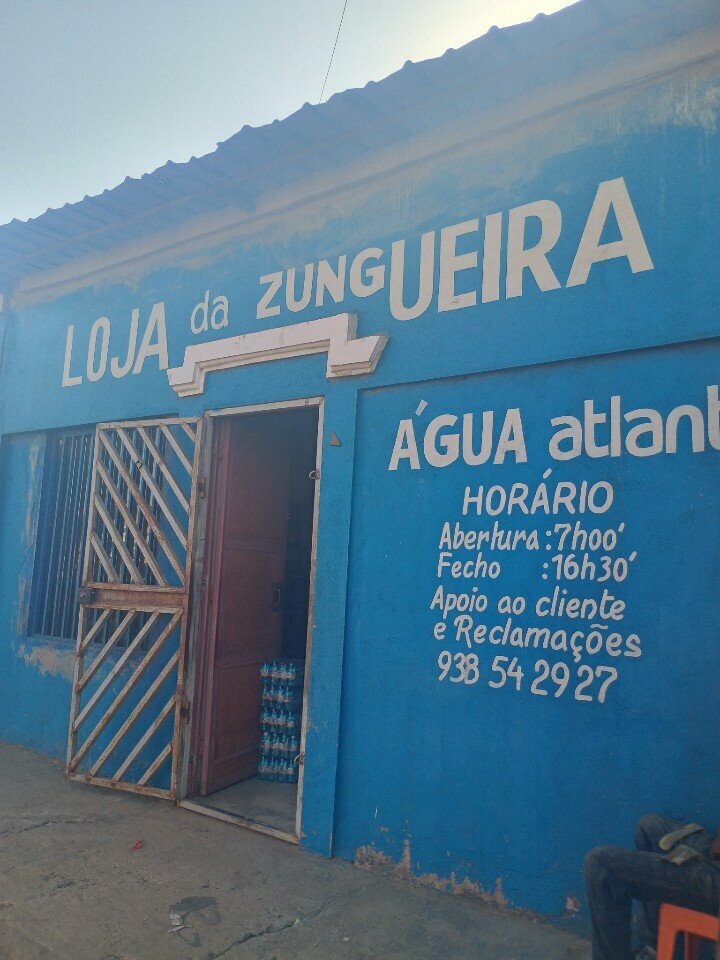 Su satışı Loja da Zungueira, Loanda, foto