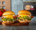 Traffic Burger (16, Al Nudoud Street, Al Etihad, Abu Dhabi), restoran