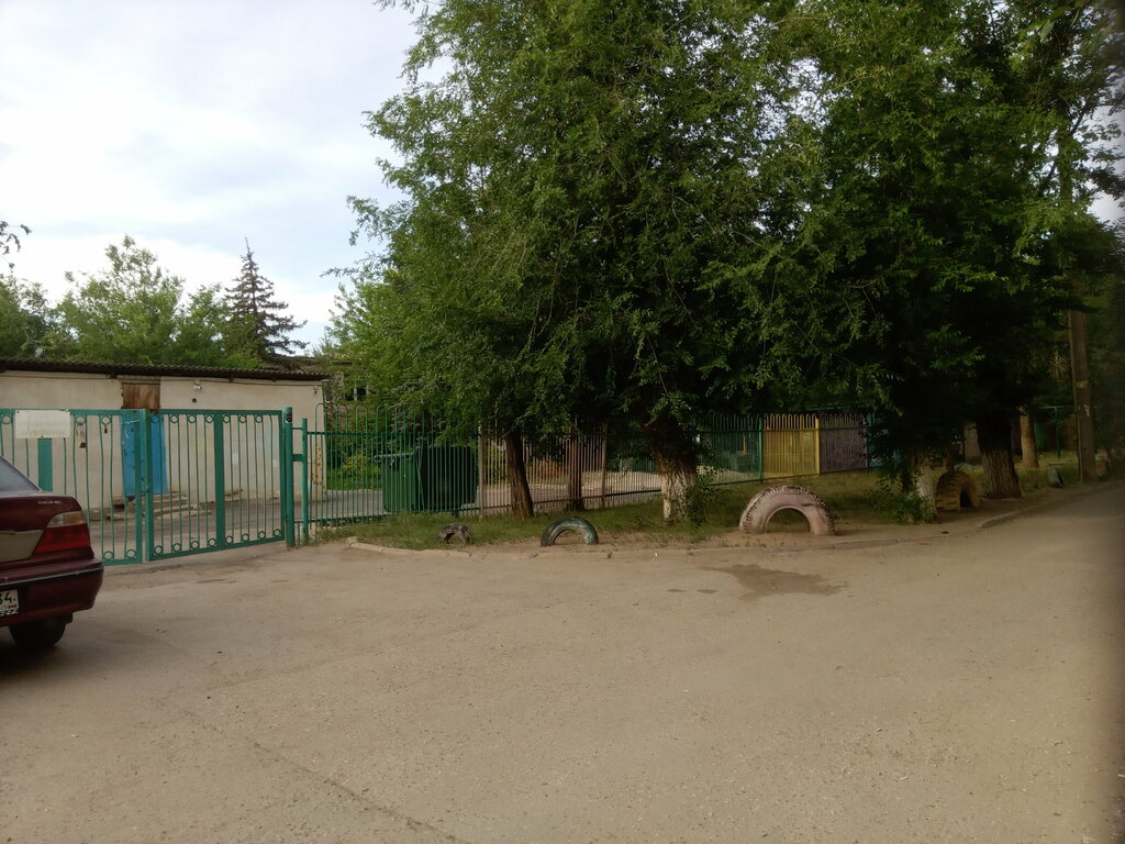 Anaokulları Detsky sad № 37 Yolochka, Voljski, foto