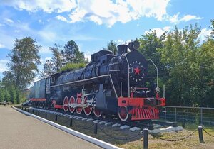 Паровоз ФД-2922 (Kirov Region, Zuyevka town, Privokzalnaya ploshchad), teknoloji anıtı  Zuevka'dan