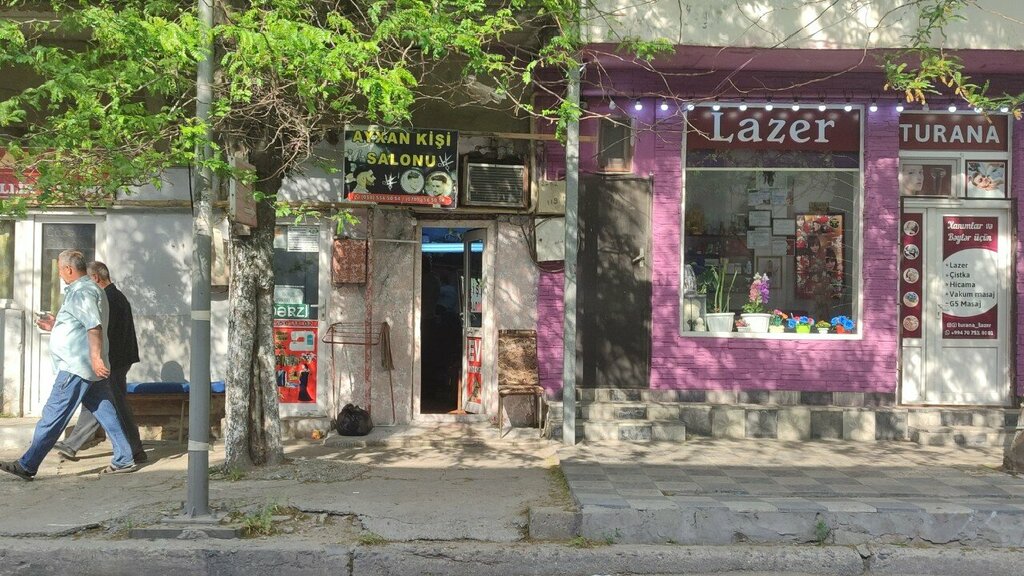 Kuaförler Ayxan kişi salonu, Bakü, foto
