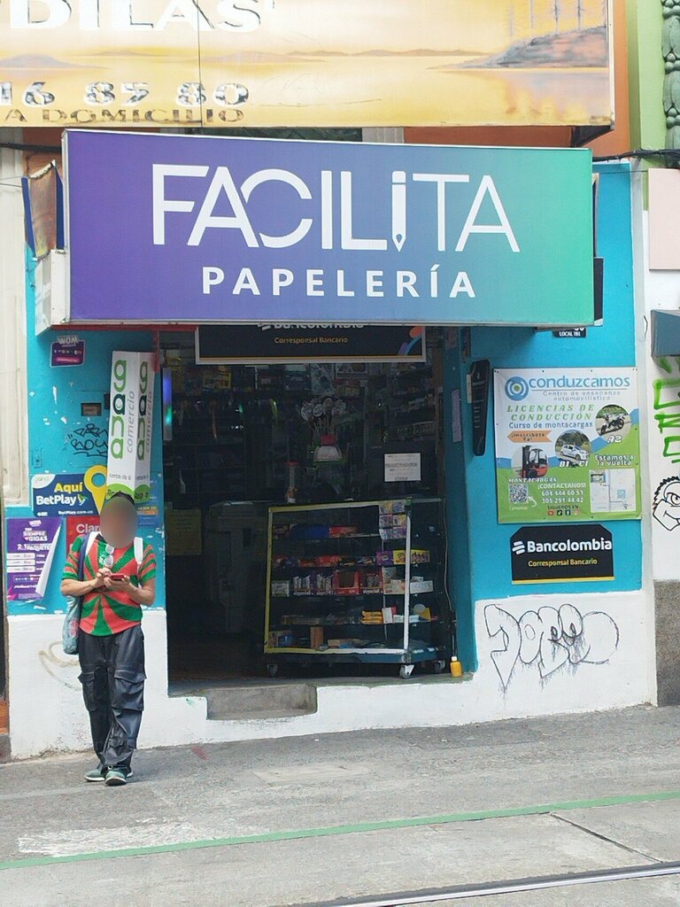 Kırtasiyeler Facilita stationery, Medellin, foto