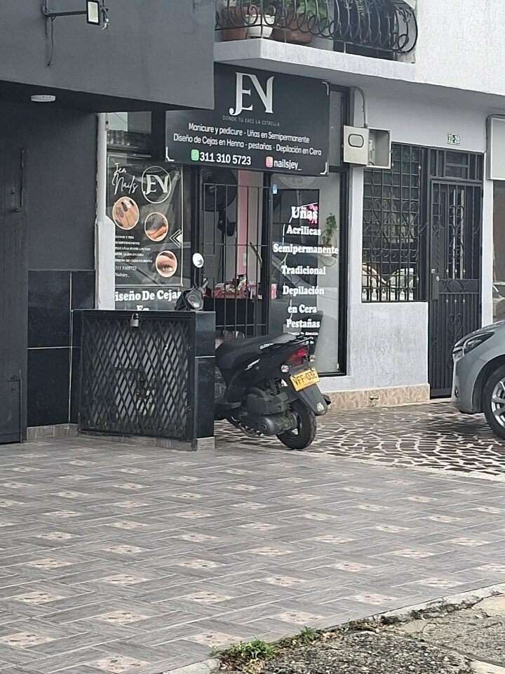 Manikür-pedikür Jen, Cali, foto