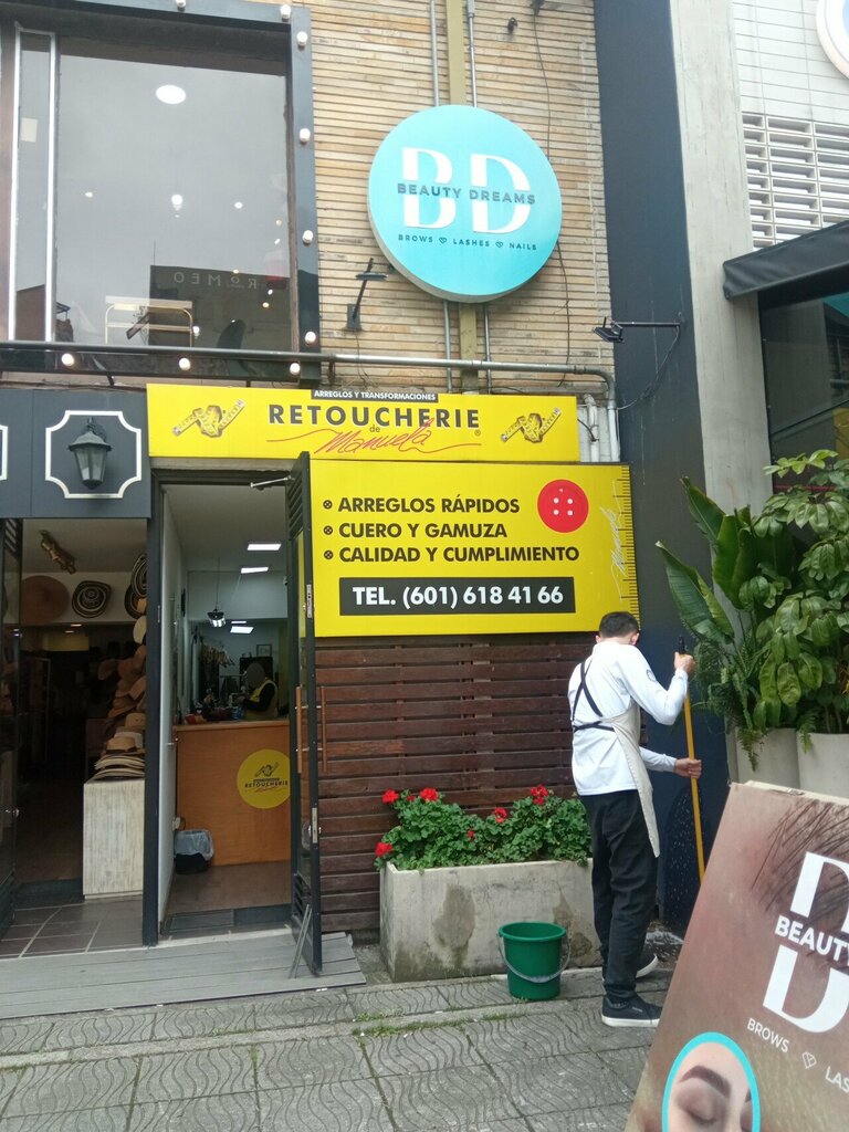 Kürk ve deri giyim mağazaları Retoucherie, Bogota, foto