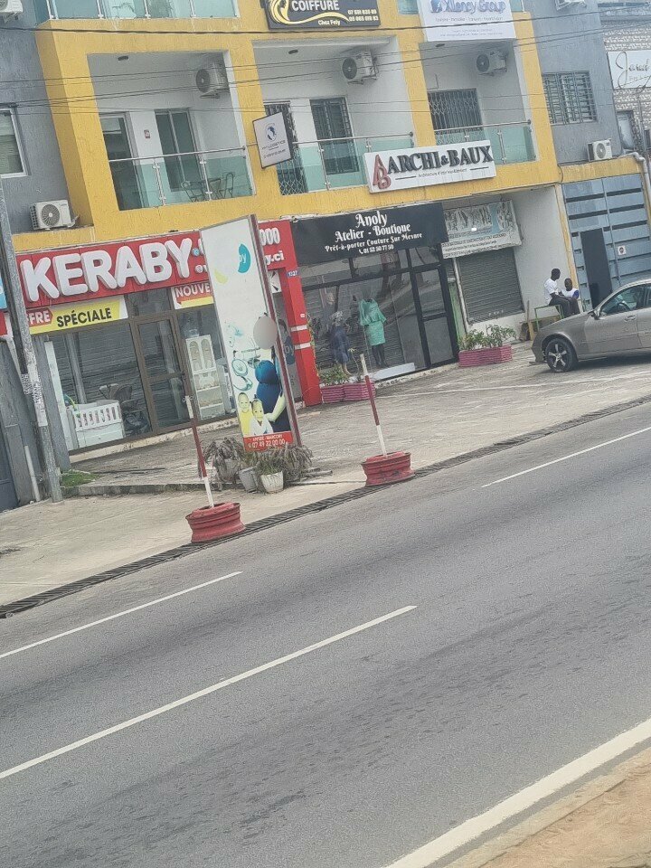 Giyim mağazası Anoly boutique, Abican, foto
