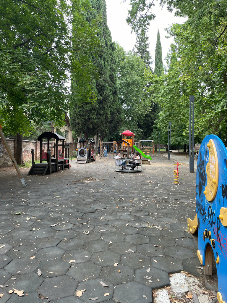 Kültür ve eğlence parkları Arto's Garden, Tiflis, foto
